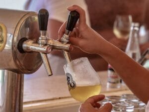 9 Popular Draft Beers - A Sudsy Guide to America's Favorites